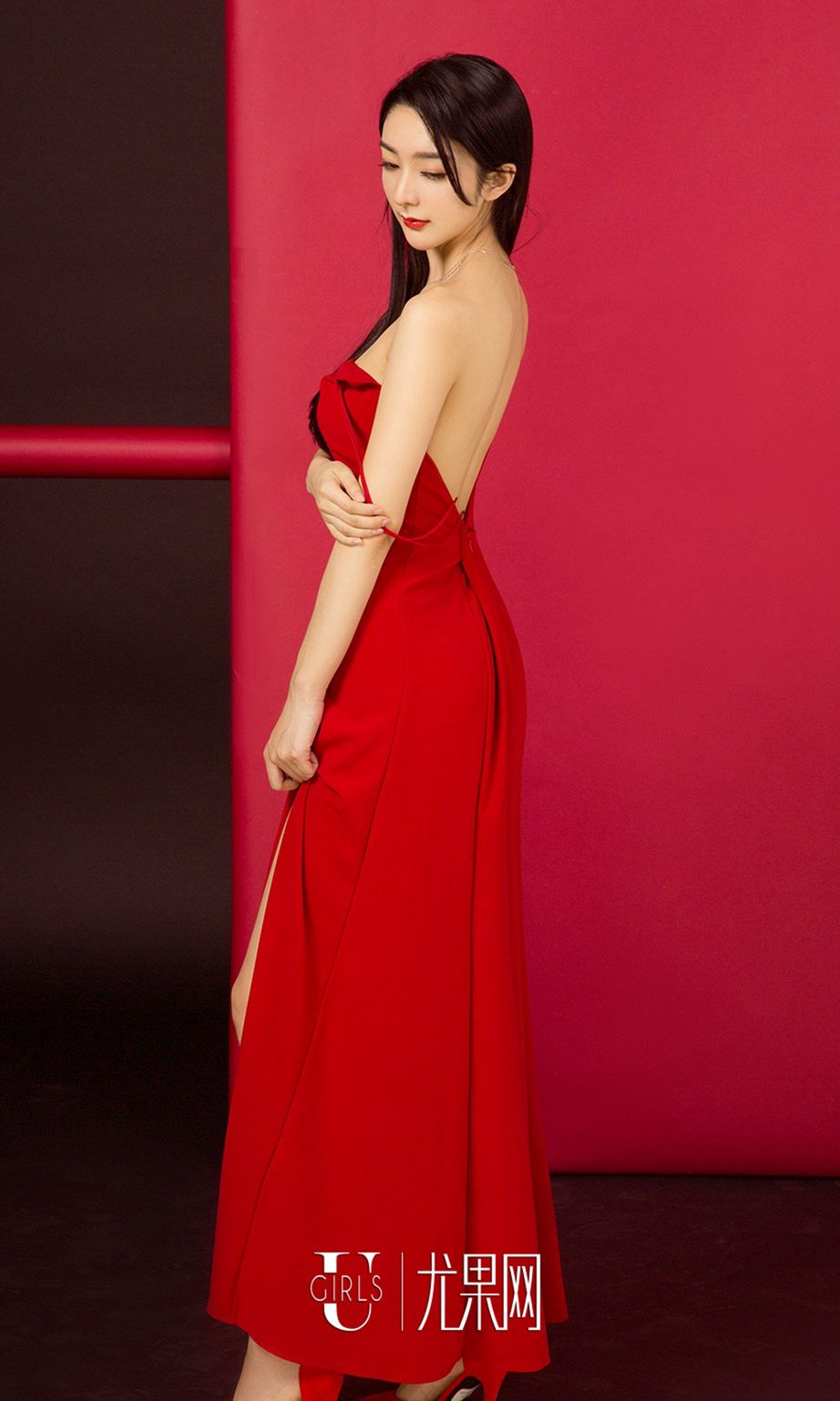 姐妹花安柔与小琪 春节让您一饱眼福春节姐妹花 安柔Anrou女神私房照_秀色女神